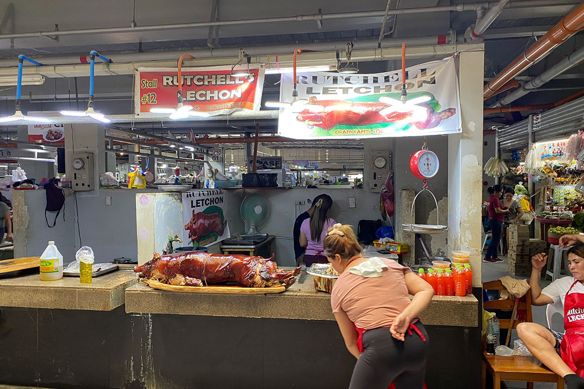 一番おいしいレチョンはカルカルのマーケット！セブシティから南に1時間半行く価値あり