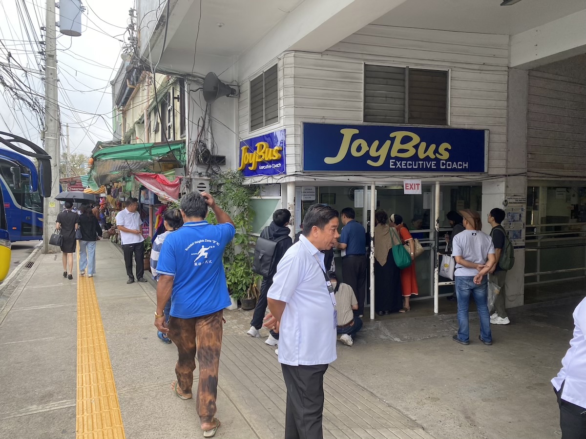 マニラからバギオへバスで行く方法！ジョイバスとビクトリーライナーのP2Pを比較してみた！ | 2024年